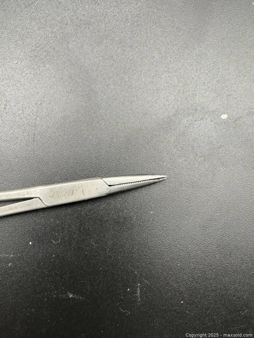 Stainless steel locking forceps, approx. 6 in. | Maxsold