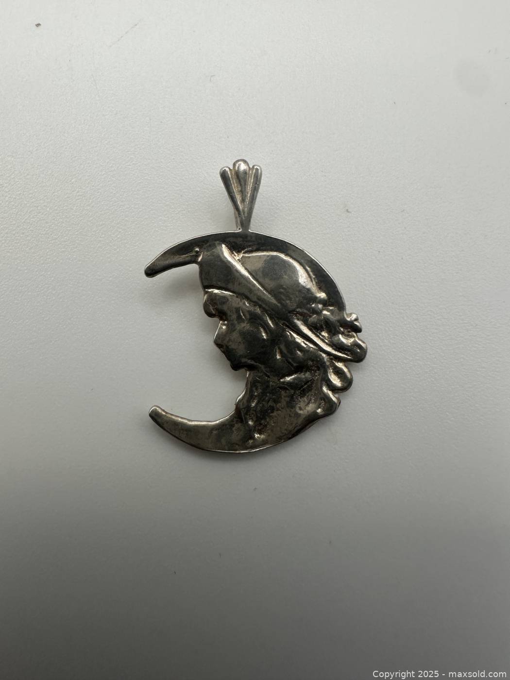825 silver Moon Child Cancer pendant | Maxsold