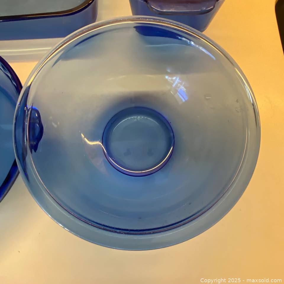 Pyrex Sapphire Blue Ovenware Set, 4-Piece | Maxsold