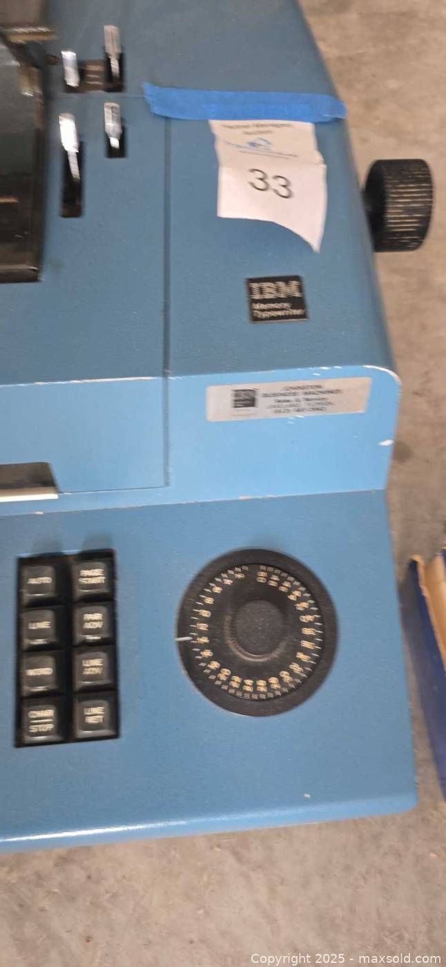 IBM electric typewriter with ribbon cartridge | Maxsold