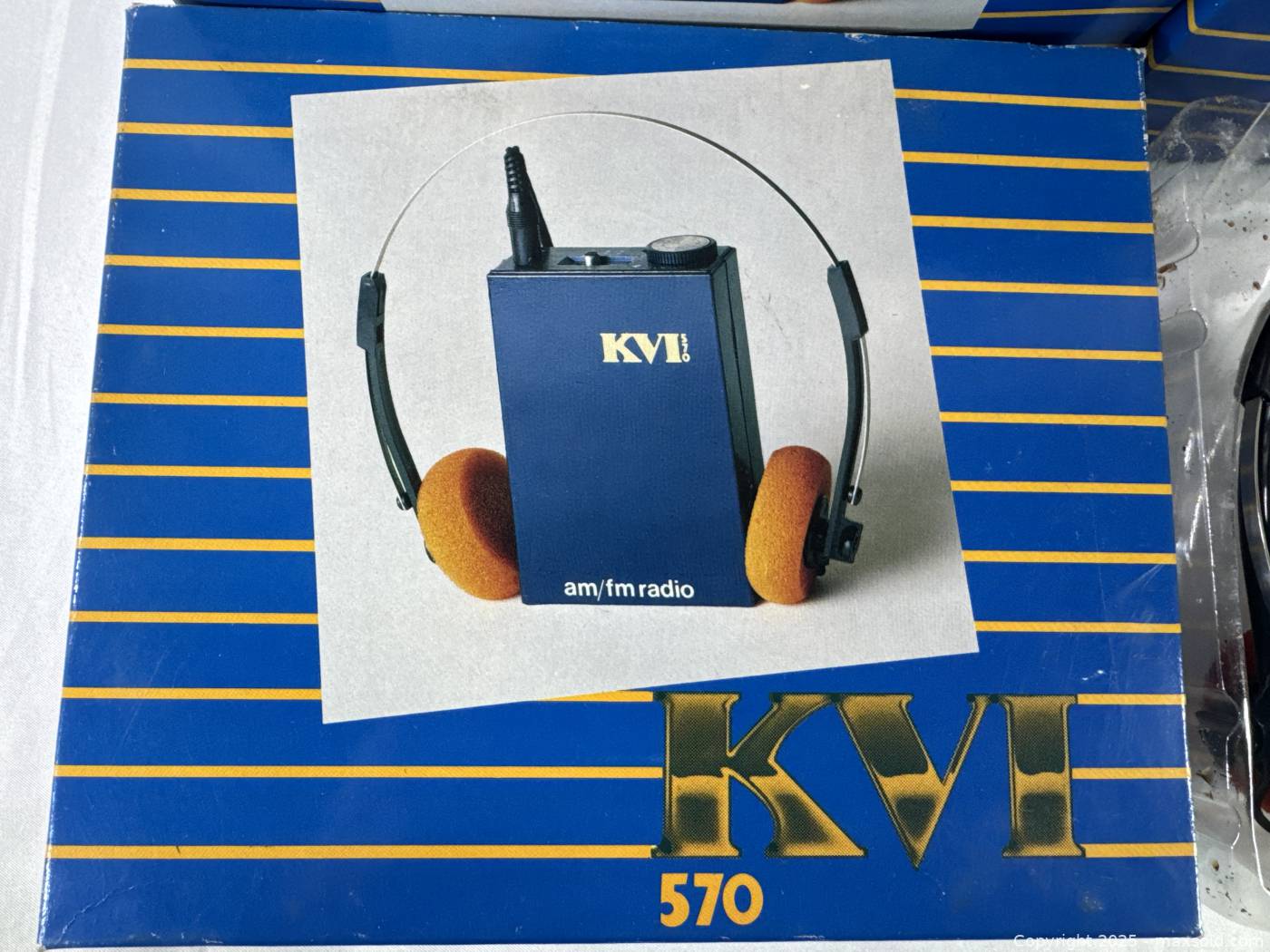3 Brand New Vintage KVI 570 AM/FM Portable Radios with Headphones | Maxsold