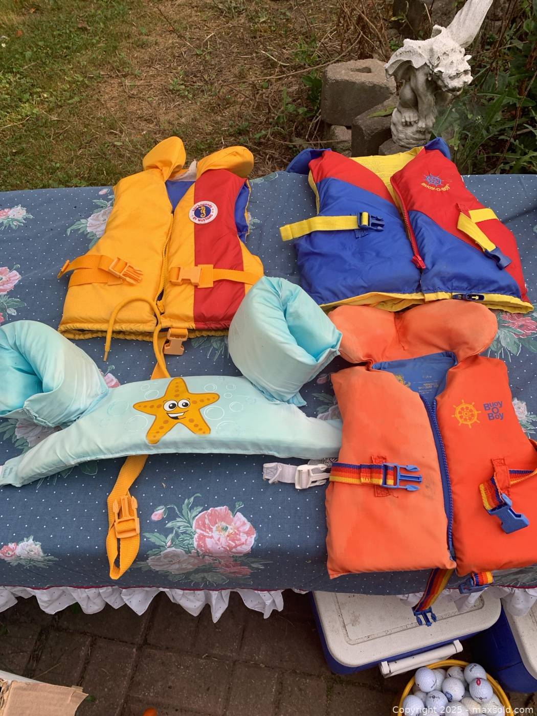 Kids Personal Flotation Devices | Maxsold