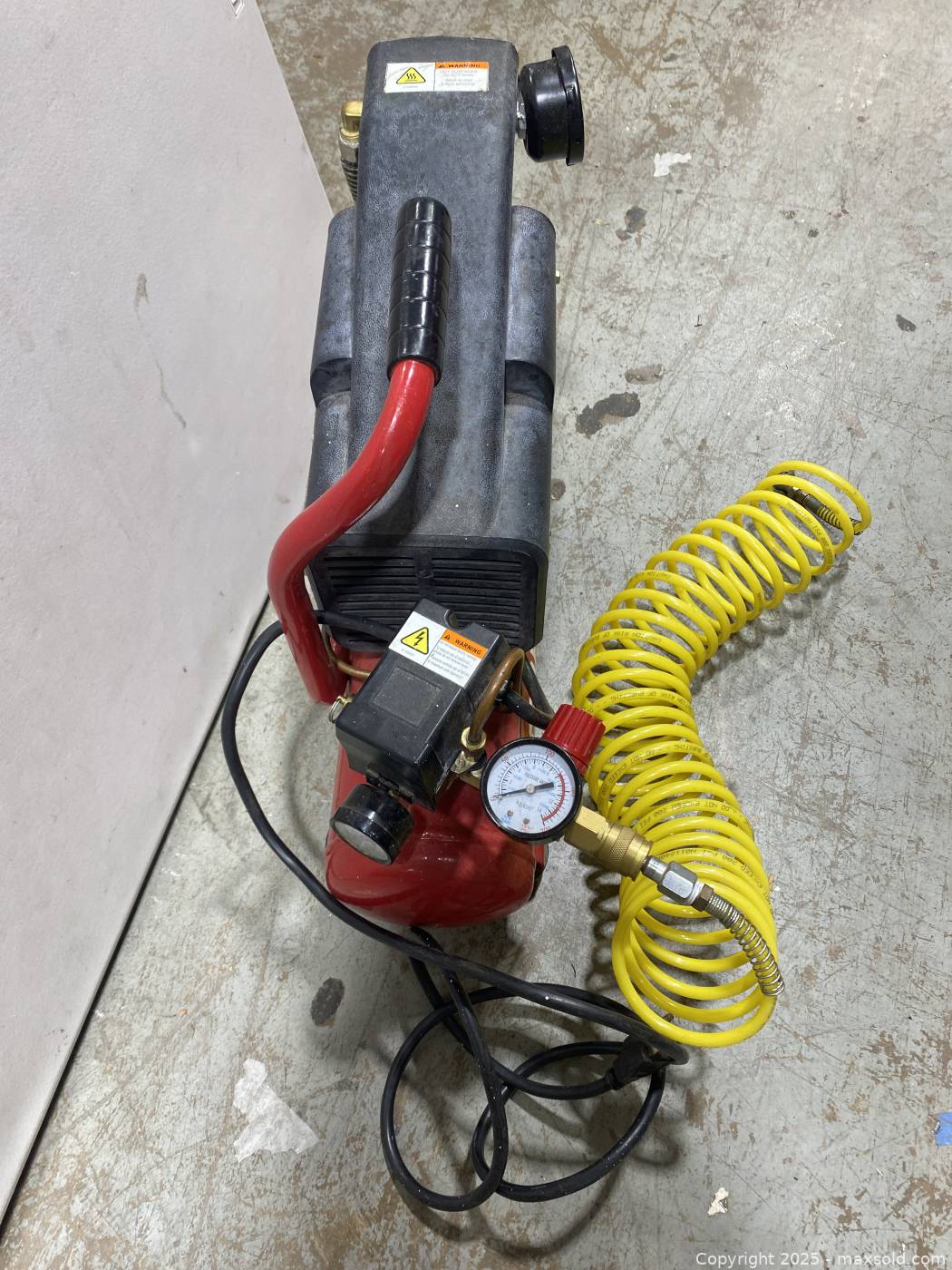 Craftsman 1.5 HP 2 Gal Air Compressor 125 PSI | Maxsold