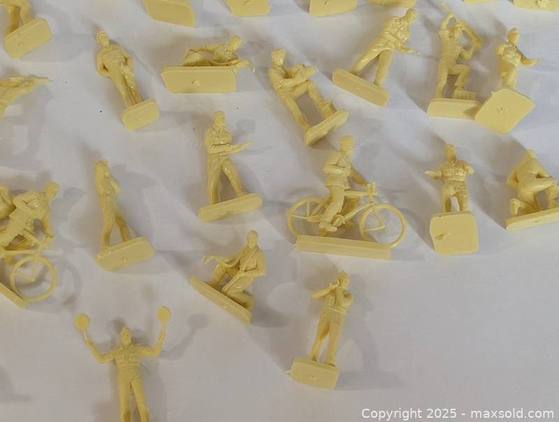 1960s-70s Airfix HO Scale Airforce Figures | Maxsold