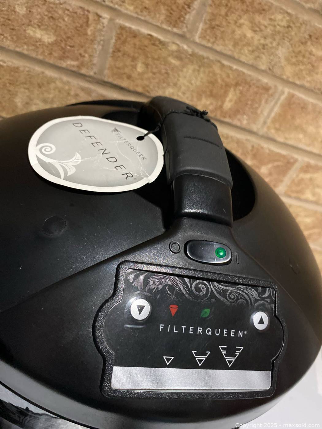 FilterQueen Defender air purifier | Maxsold