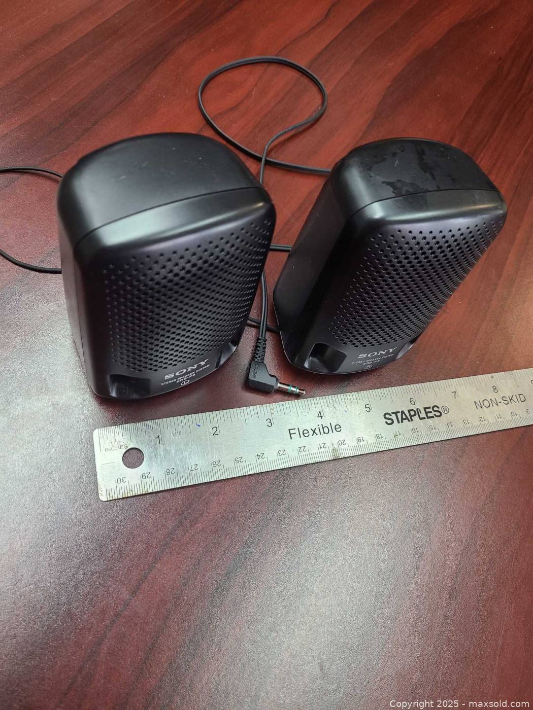 Sony small wired stereo speakers pair | Maxsold