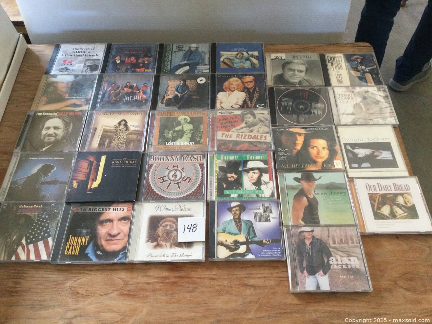 29 assorted country & folk music CDs | Maxsold