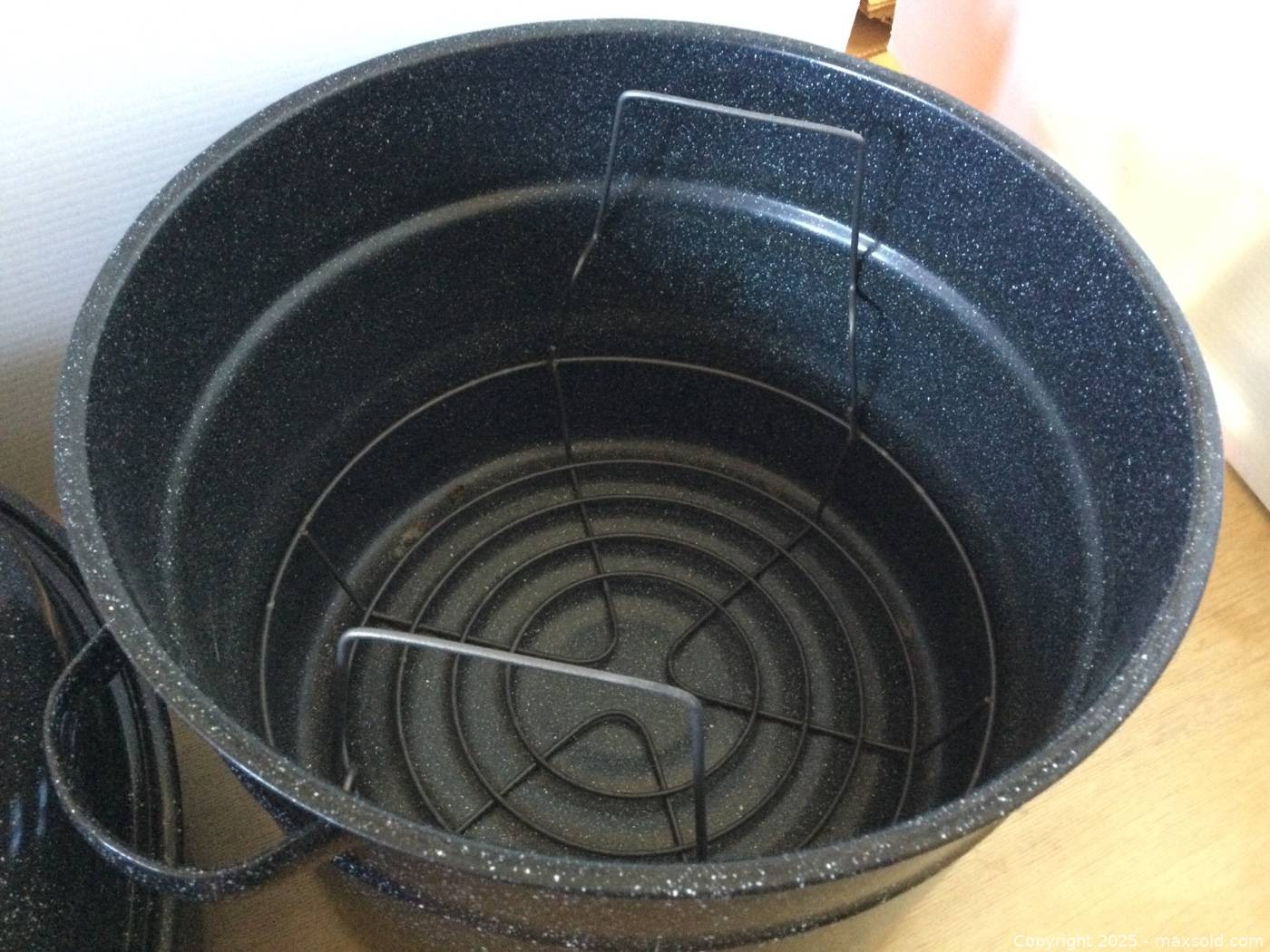 Granite Ware enamel cookware lot | Maxsold