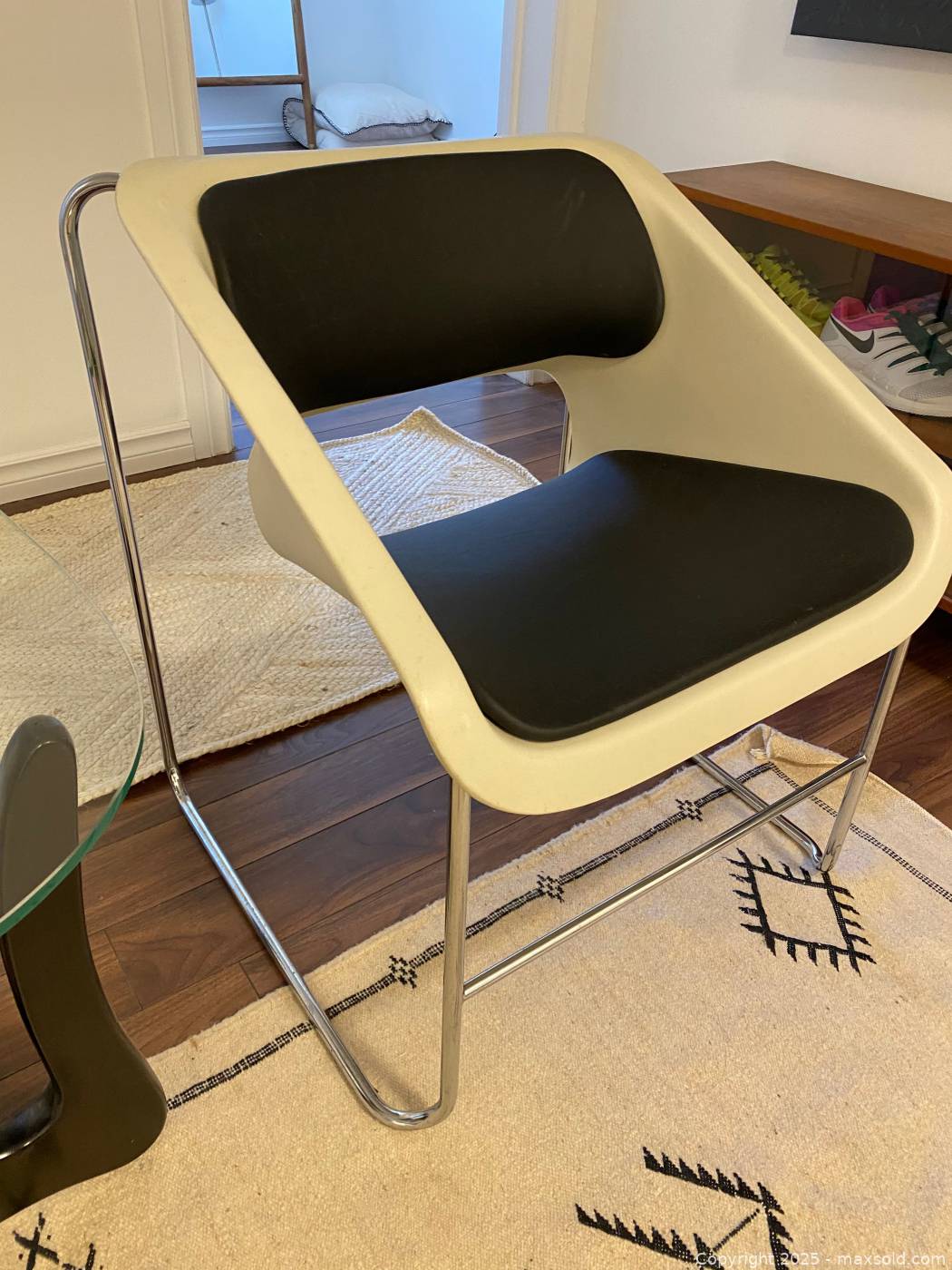 1976 Lotus Chair by Paul Boulva for Artopex | Maxsold