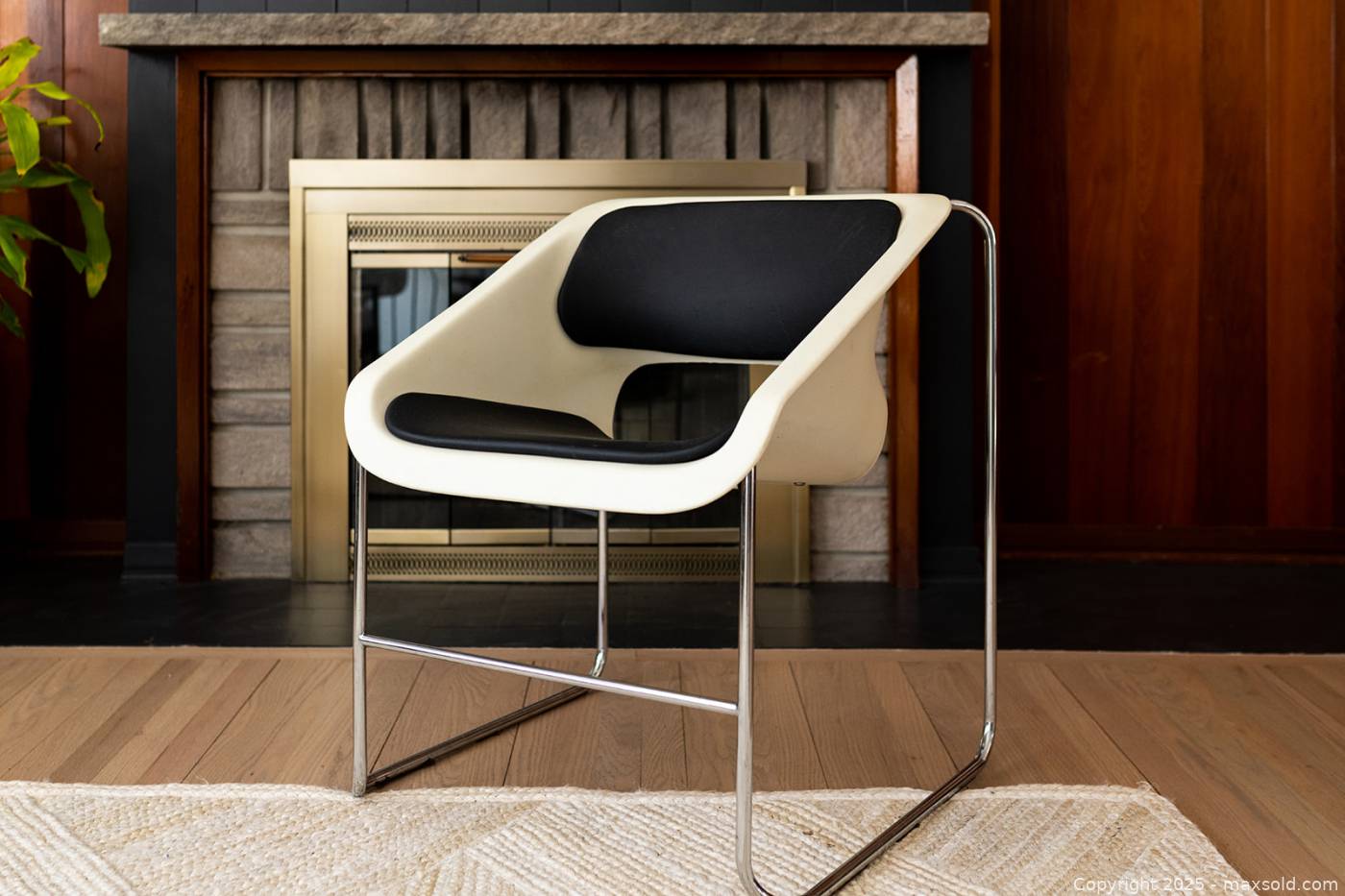 1976 Lotus Chair by Paul Boulva for Artopex | Maxsold