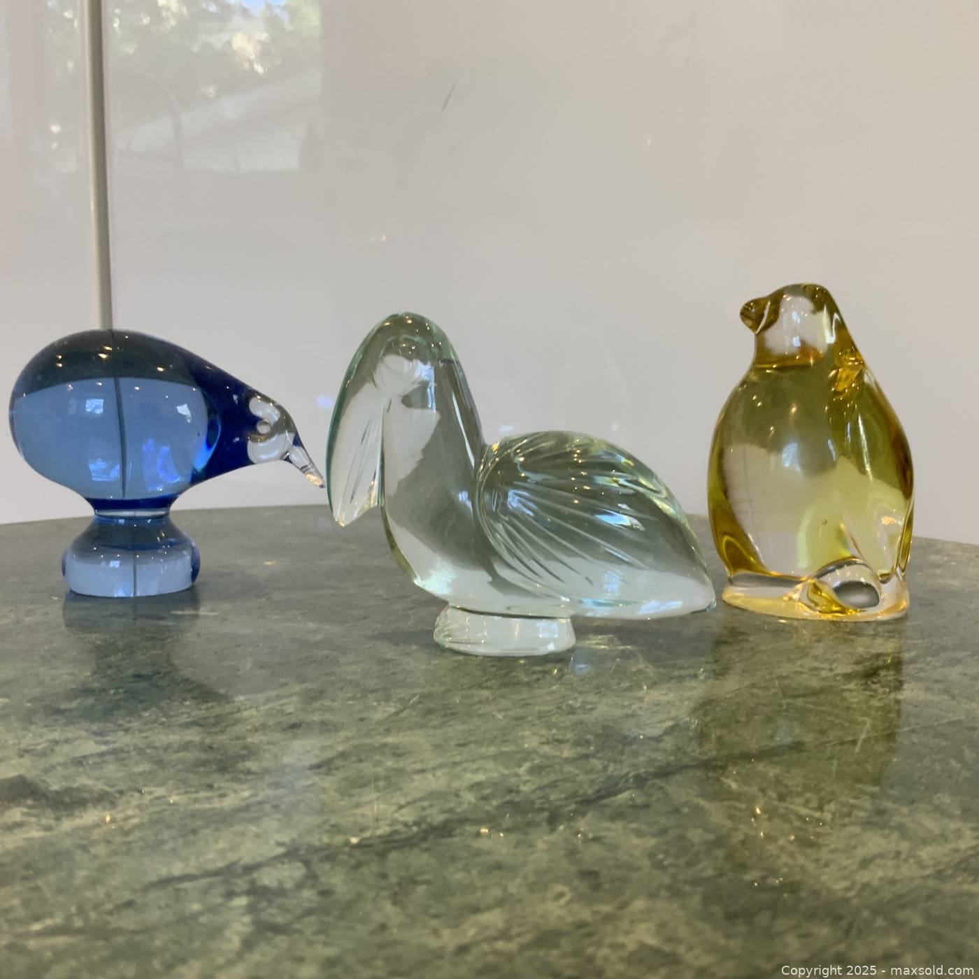 Three crystal glass bird figurines | Maxsold