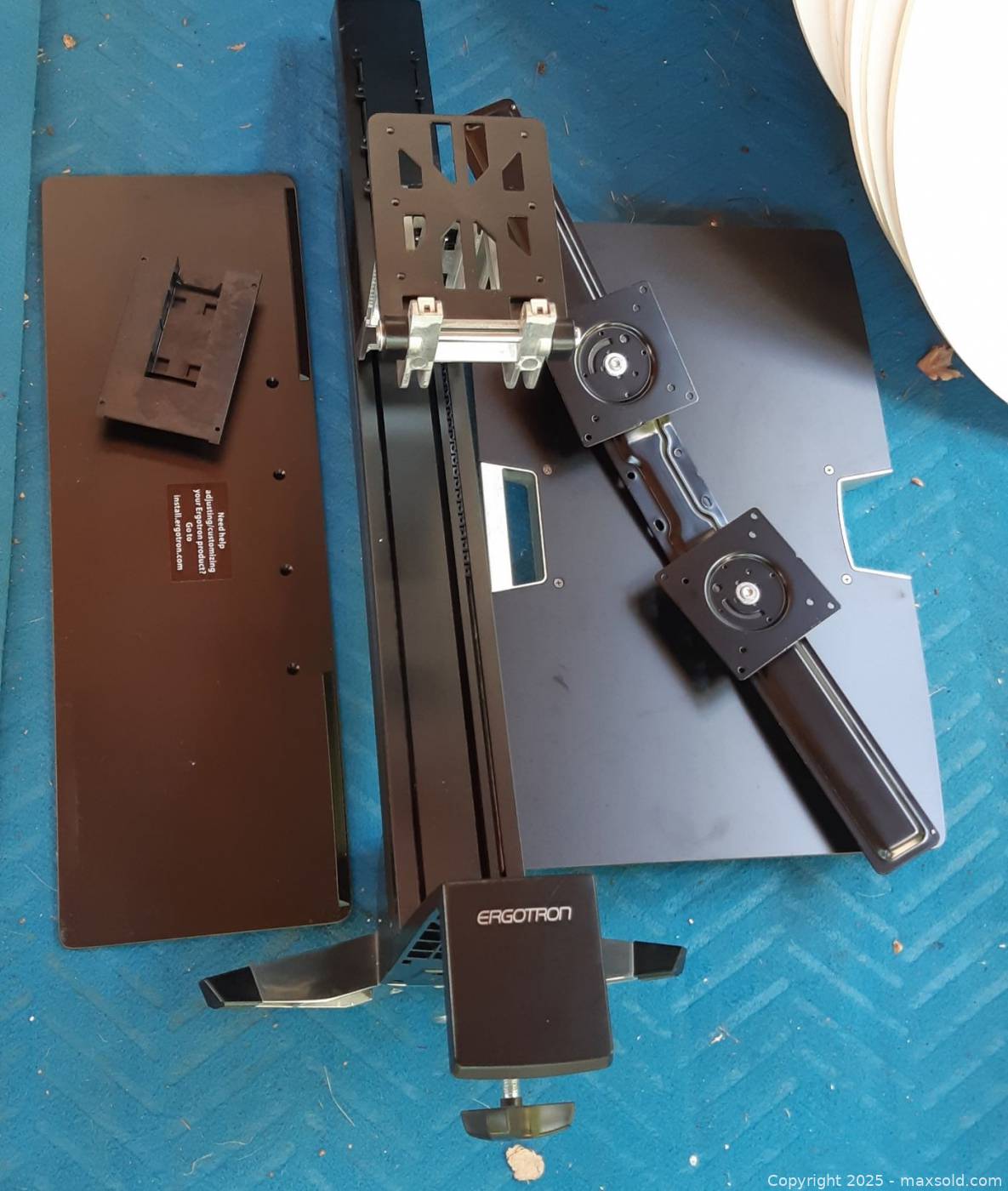 Ergotron dual-monitor sit-stand mount | Maxsold