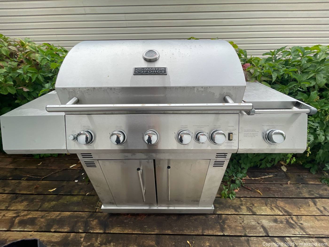 Master Forge Model L3218-1 Propane Grill | Maxsold
