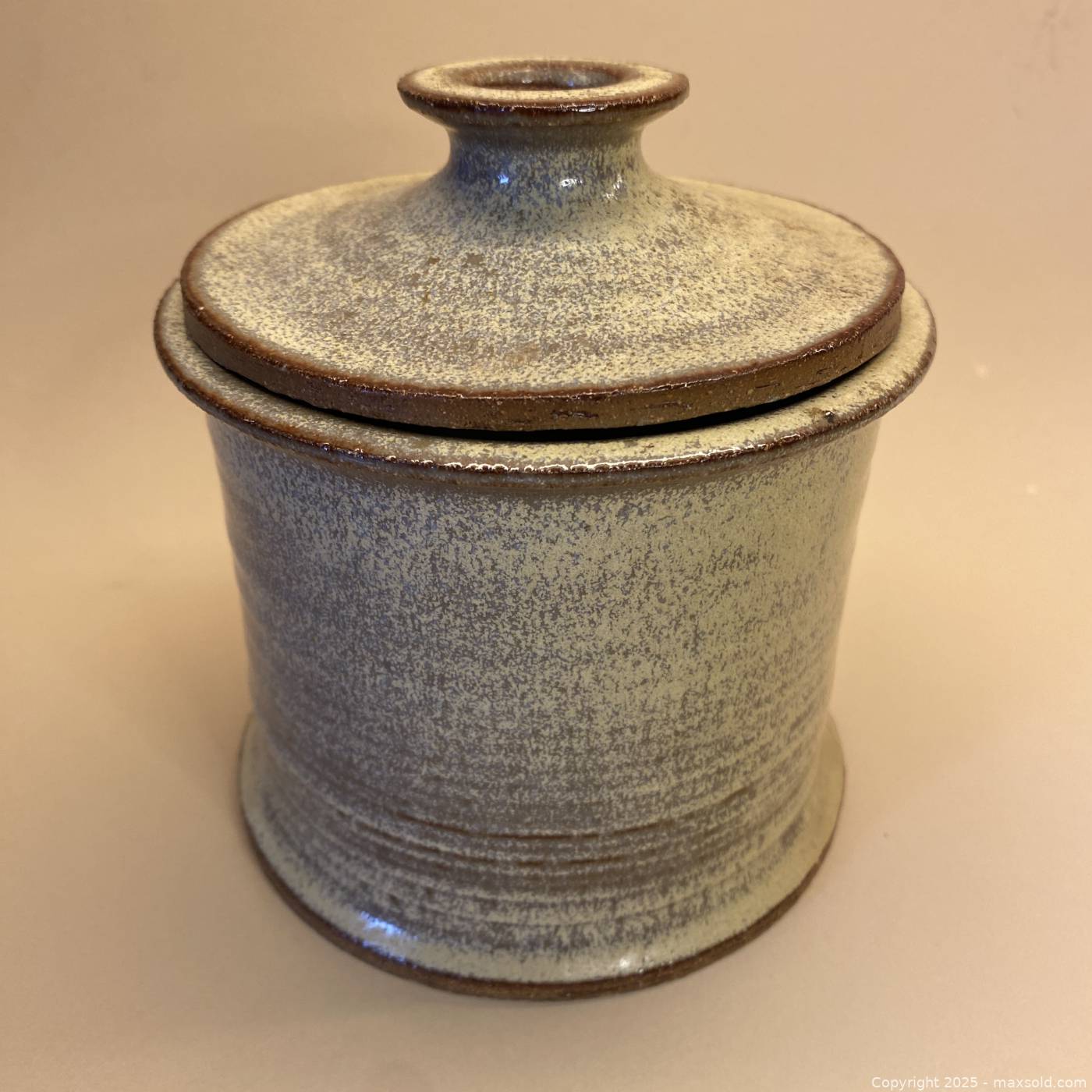Hand made signed 1974 lidded vessel | Maxsold