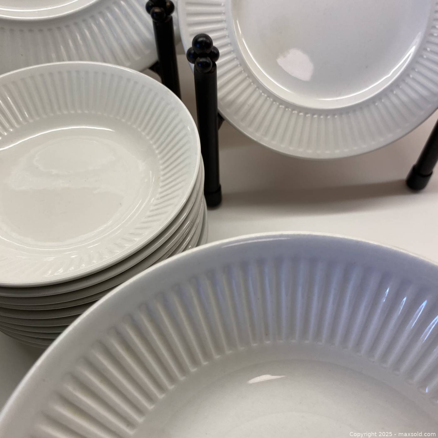Johnson Bros Athena white dinnerware 50-piece set | Maxsold