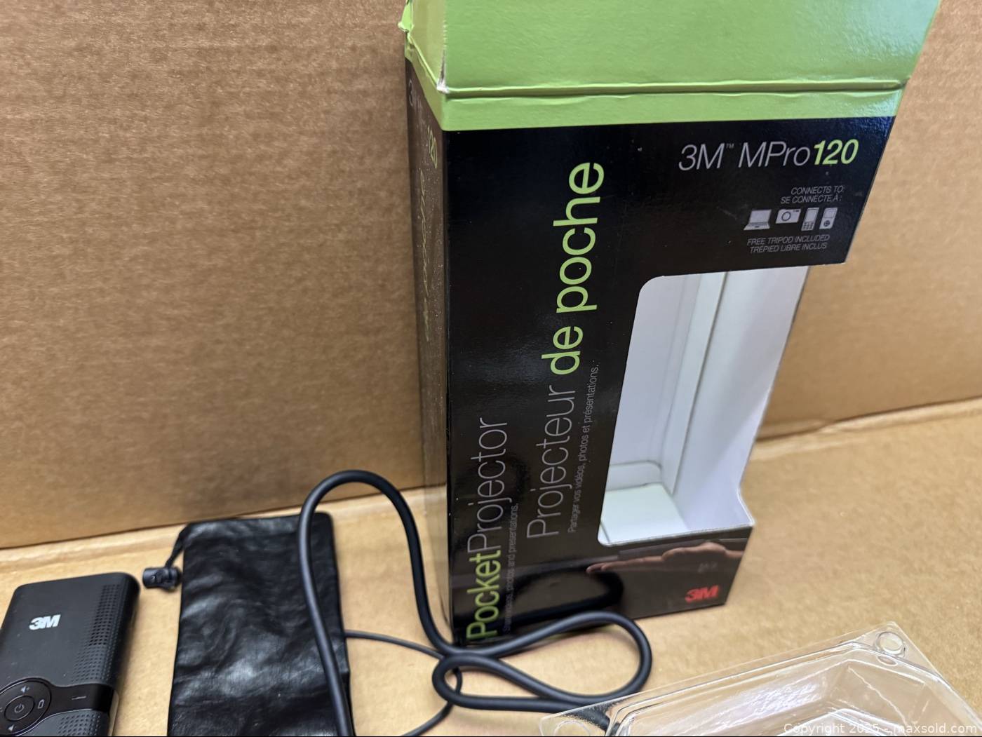 3M MPro120 pocket projector with accessories | Maxsold