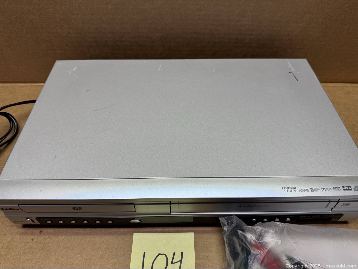 Goldstar GBV441 DVD/VHS player with remote | Maxsold