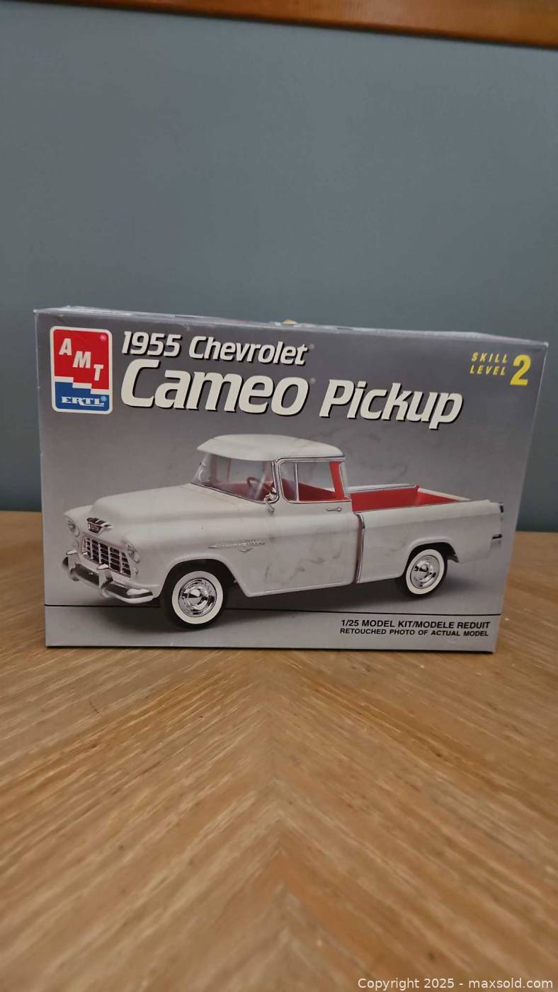 1955 Chevrolet Cameo Pickup Plastic Model Kit | Maxsold