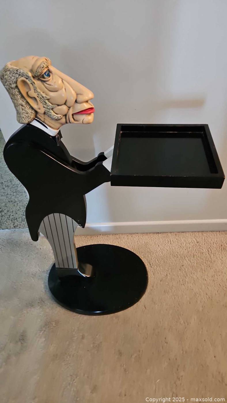 Butler statue tray stand | Maxsold