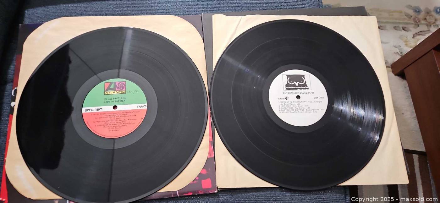 2 vinyl LP records | Maxsold