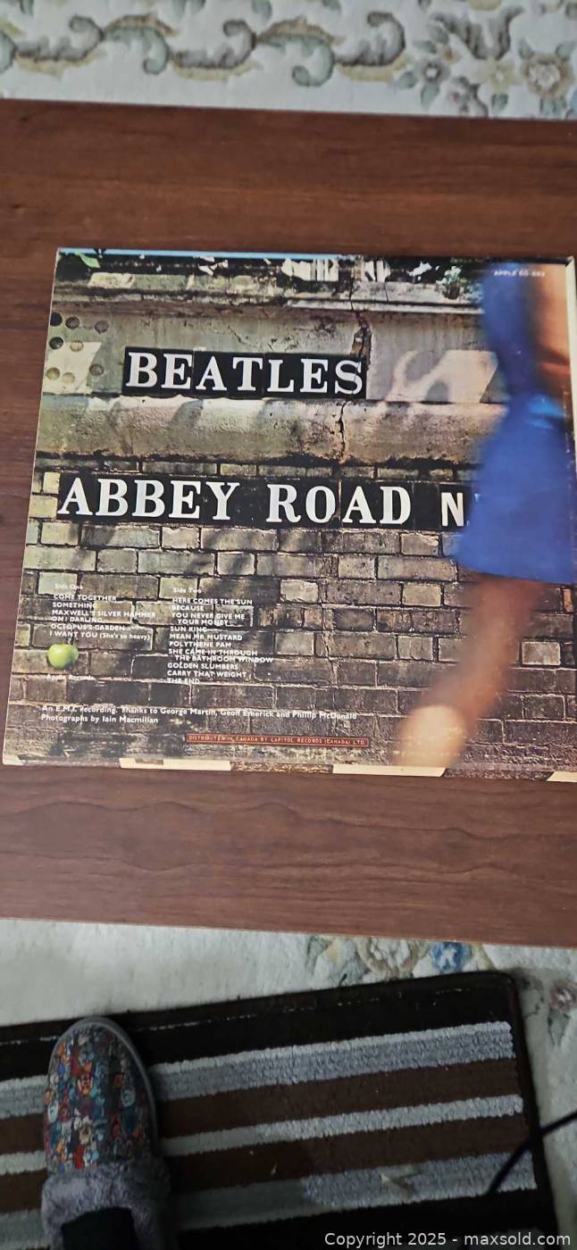 The Beatles Abbey Road vinyl LP | Maxsold