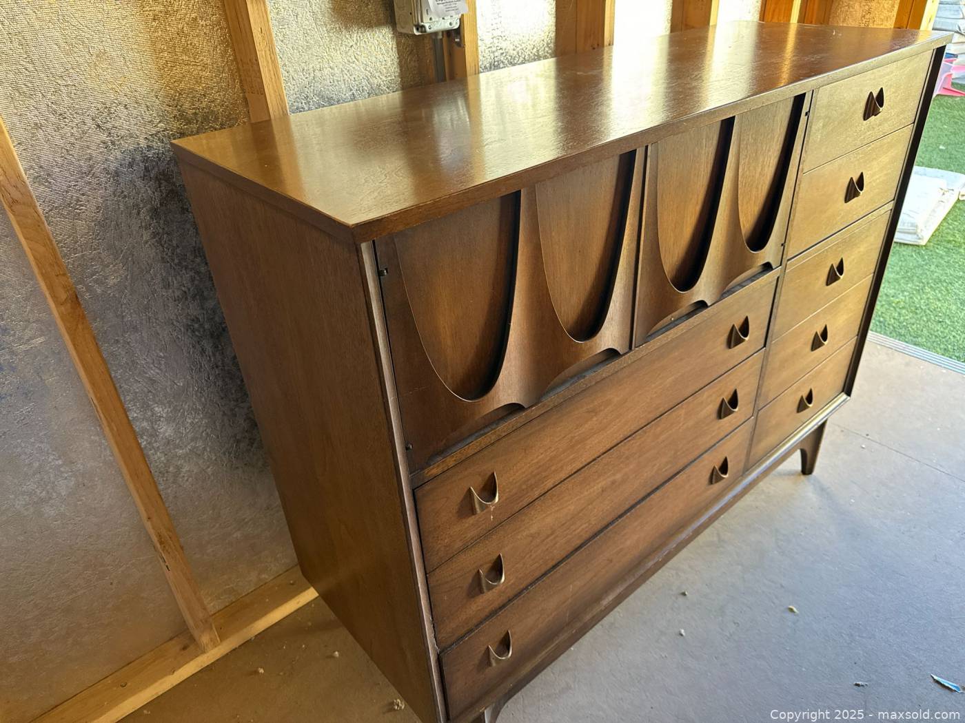 Broyhill Brasilia walnut highboy dresser | Maxsold