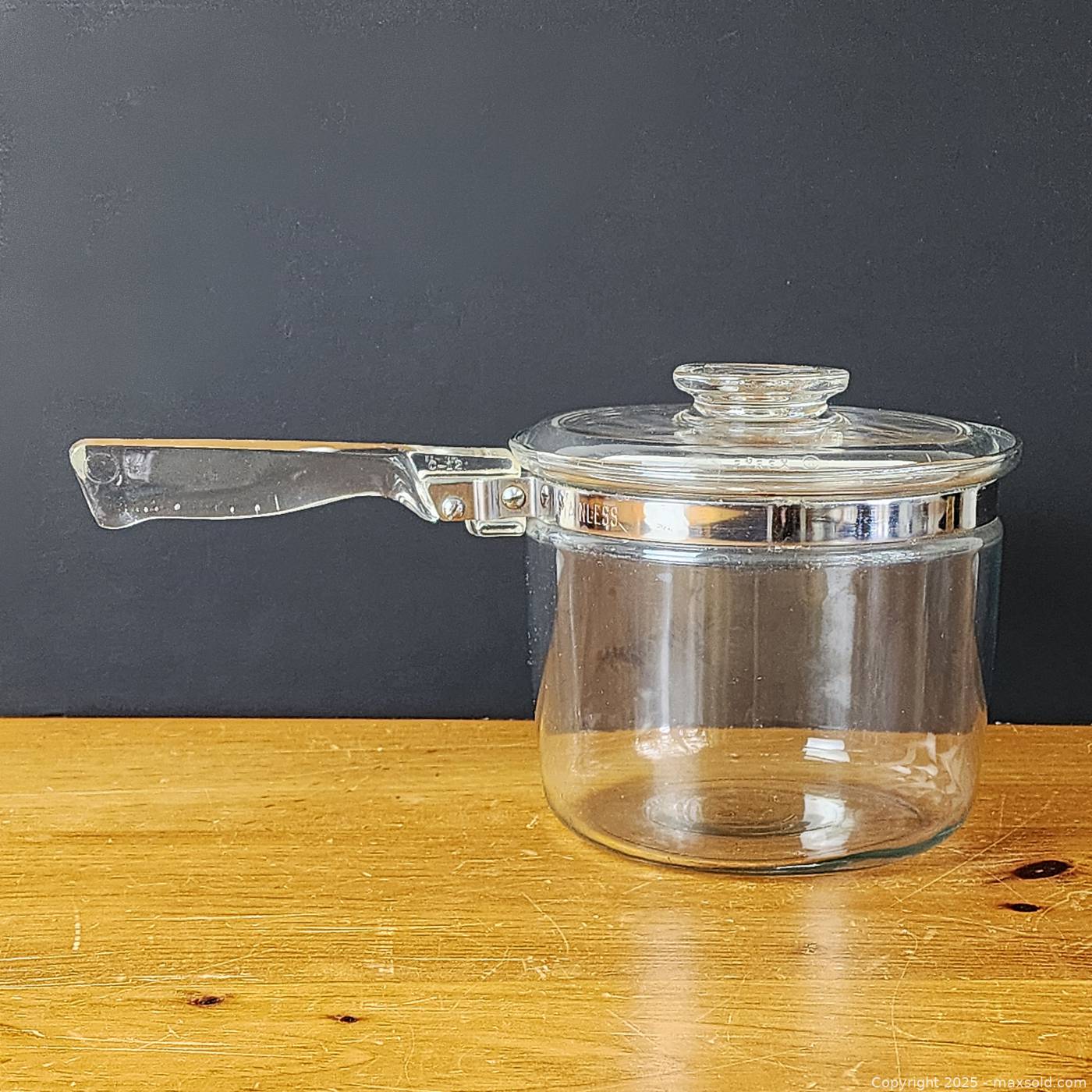 Clear Glass Pyrex Flameware 1.5-Qt Pot With Lid | Maxsold