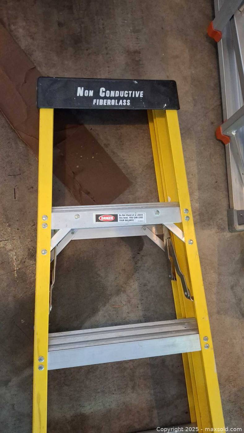 6' Non-Conductive Fiberglass A-Frame Ladder | Maxsold
