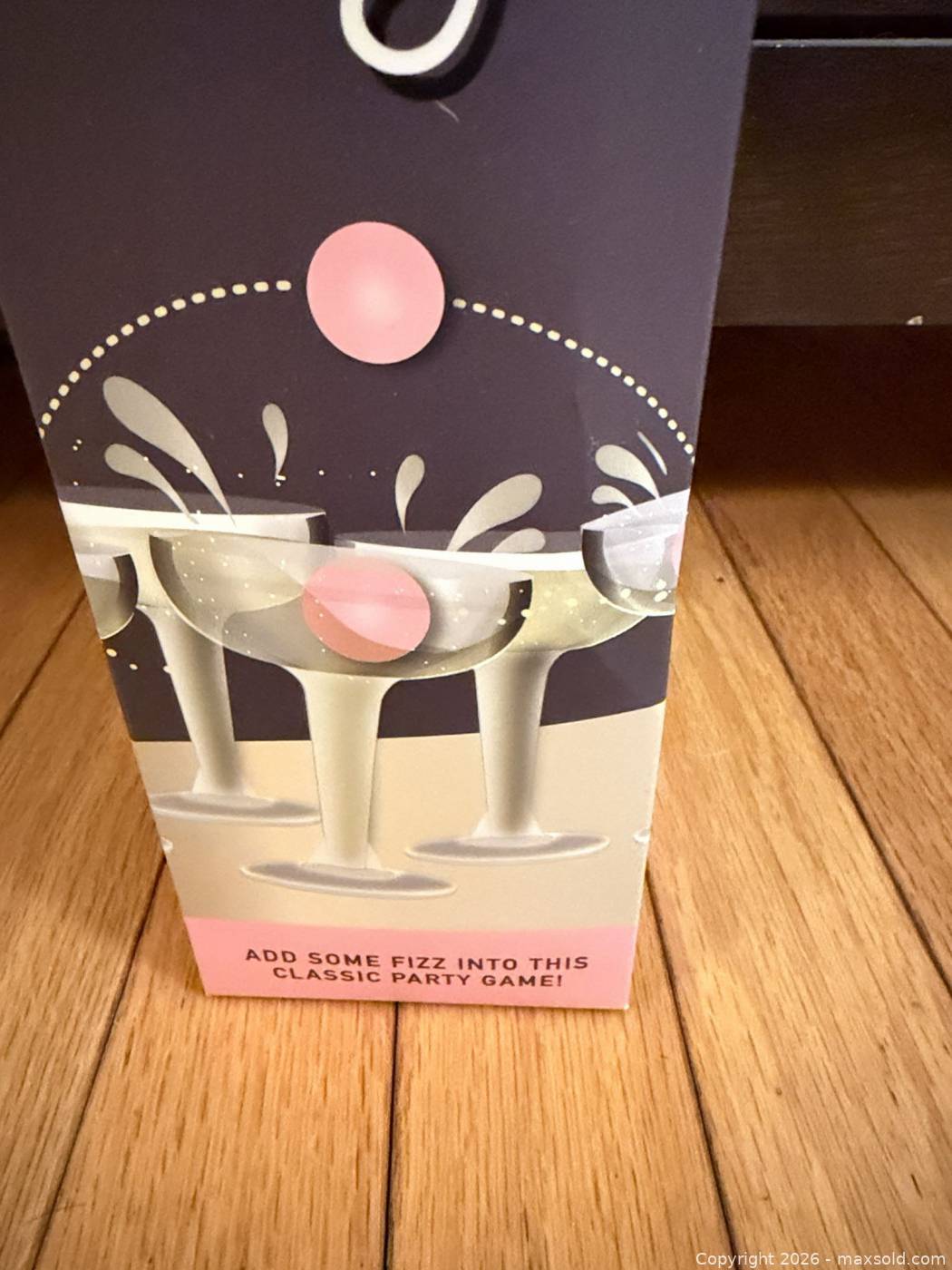 Prosecco Pong boxed party game | Maxsold