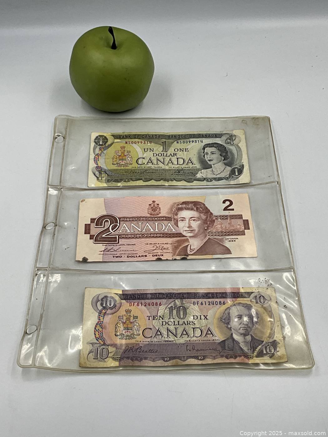 Vintage Canadian Bank Notes Set of Three | Maxsold