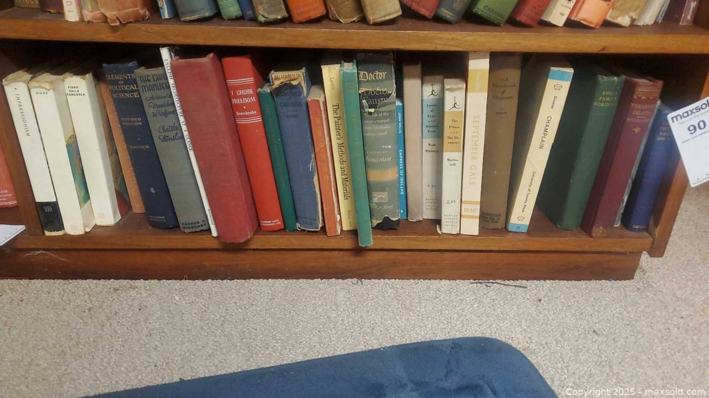 Hardcover Fiction, Poetry, Art & Political Science Books | Maxsold