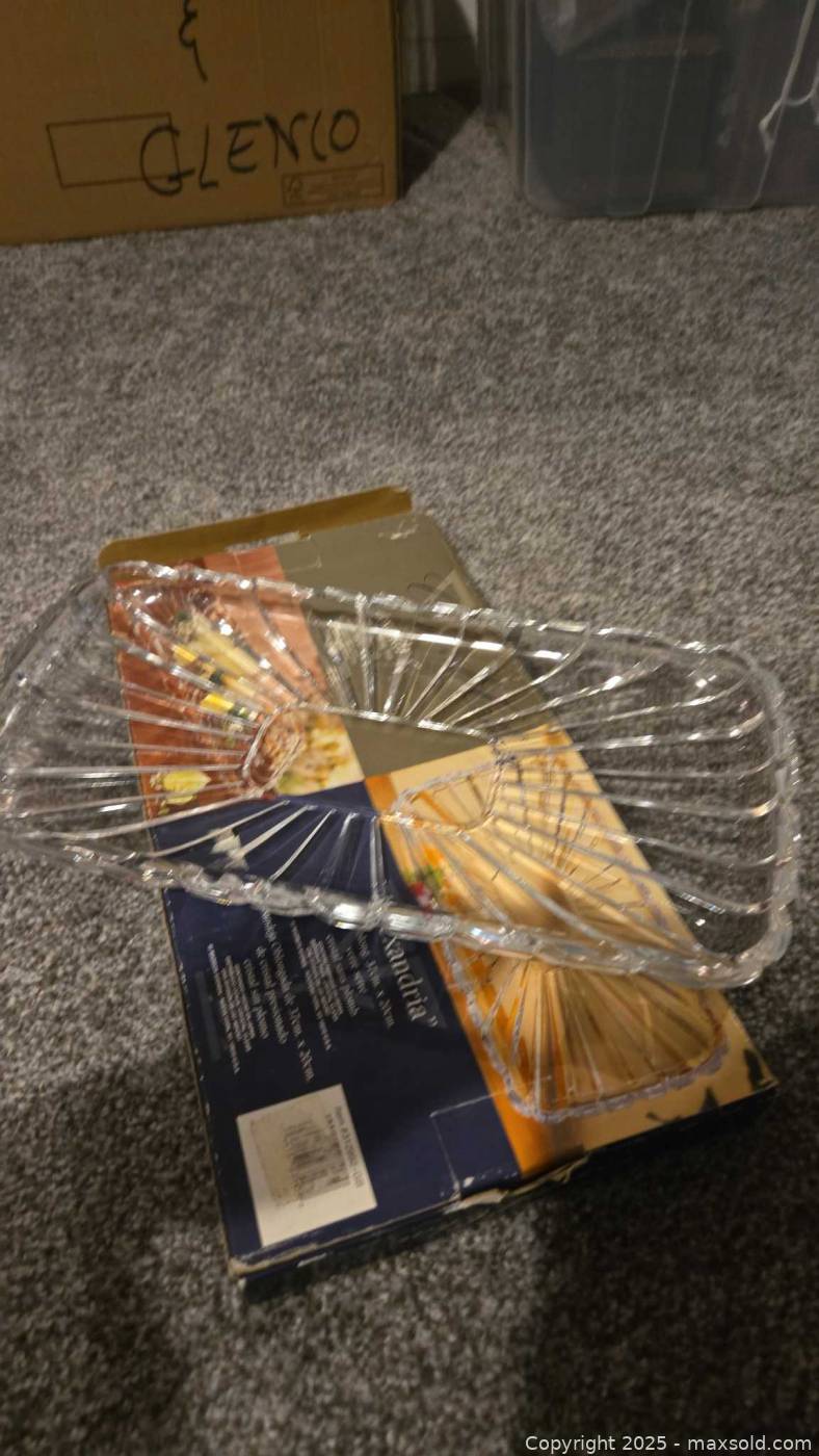 Crystal Clear Alexandria crystal serving tray | Maxsold