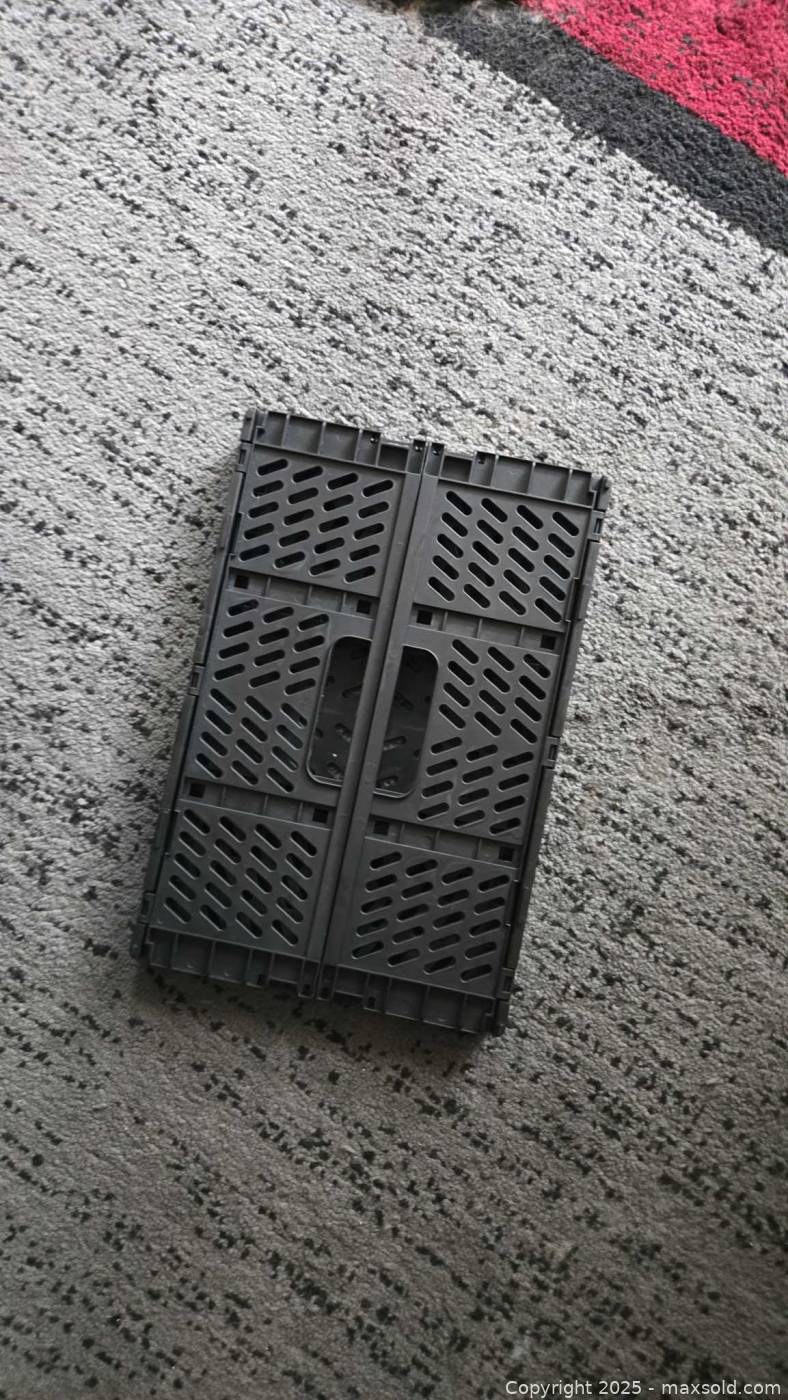 Set of 4 black plastic folding stackable crates 12" x 8" x 4.75" | Maxsold