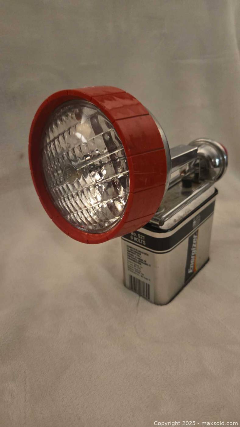 Vintage Energizer battery spotlight | Maxsold