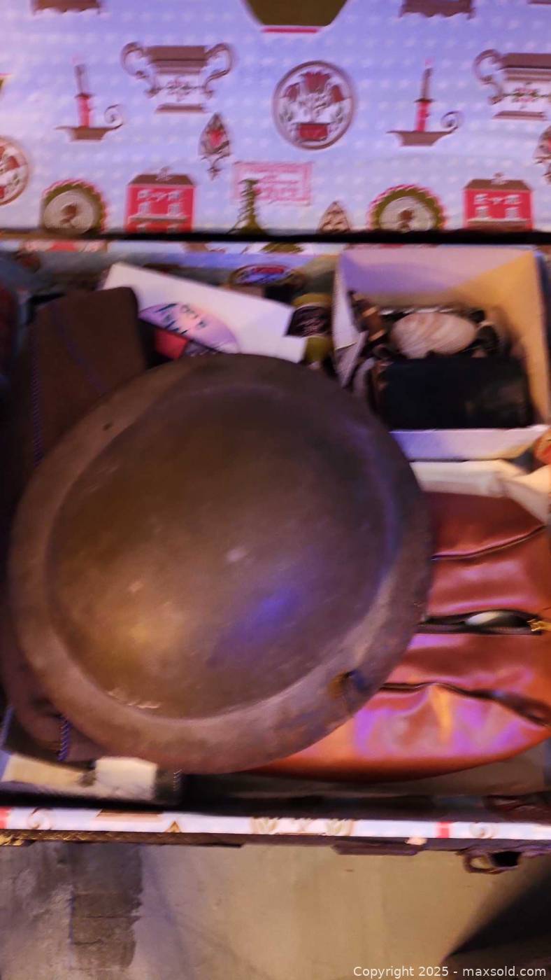Antique trunk with WW1-WW2 militaria | Maxsold