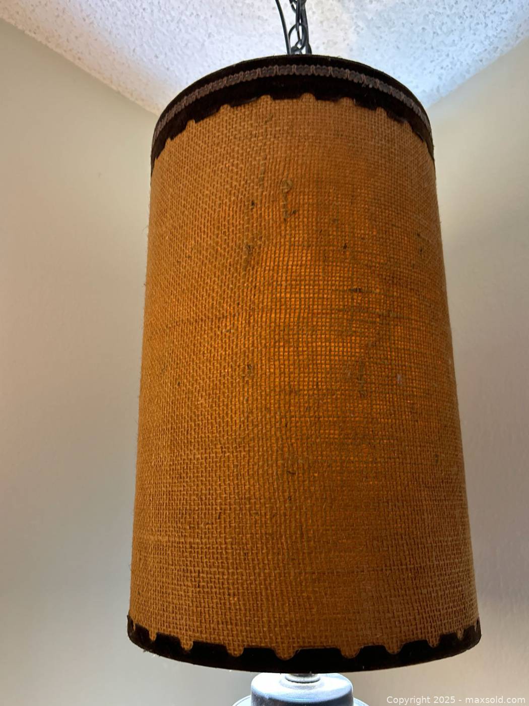Cylindrical burlap pendant light fixture | Maxsold
