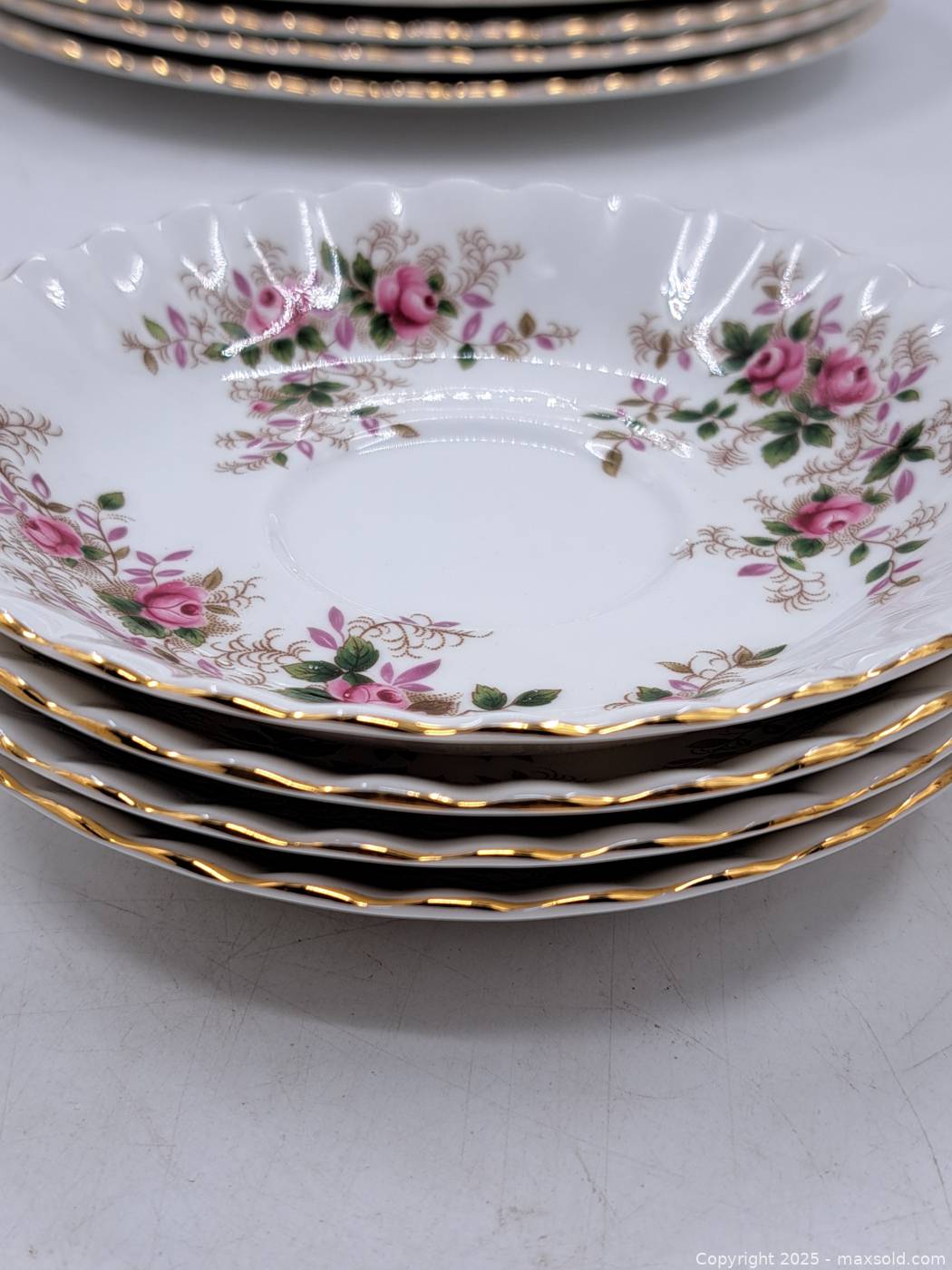 Royal Albert Lavender Rose china assortment | Maxsold