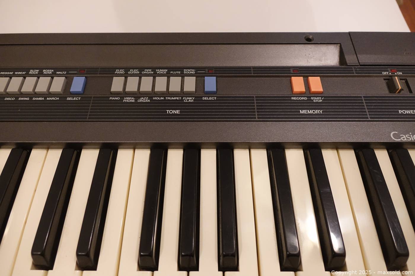 Casio Casiotone CT-360 Keyboard Synthesizer | Maxsold