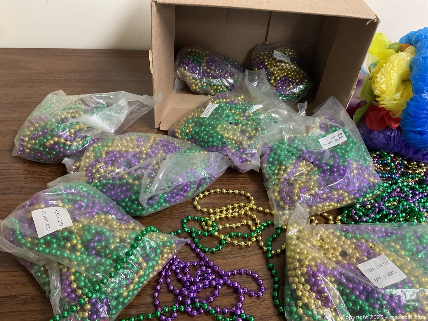 Mardi Gras party supplies bulk lot | Maxsold