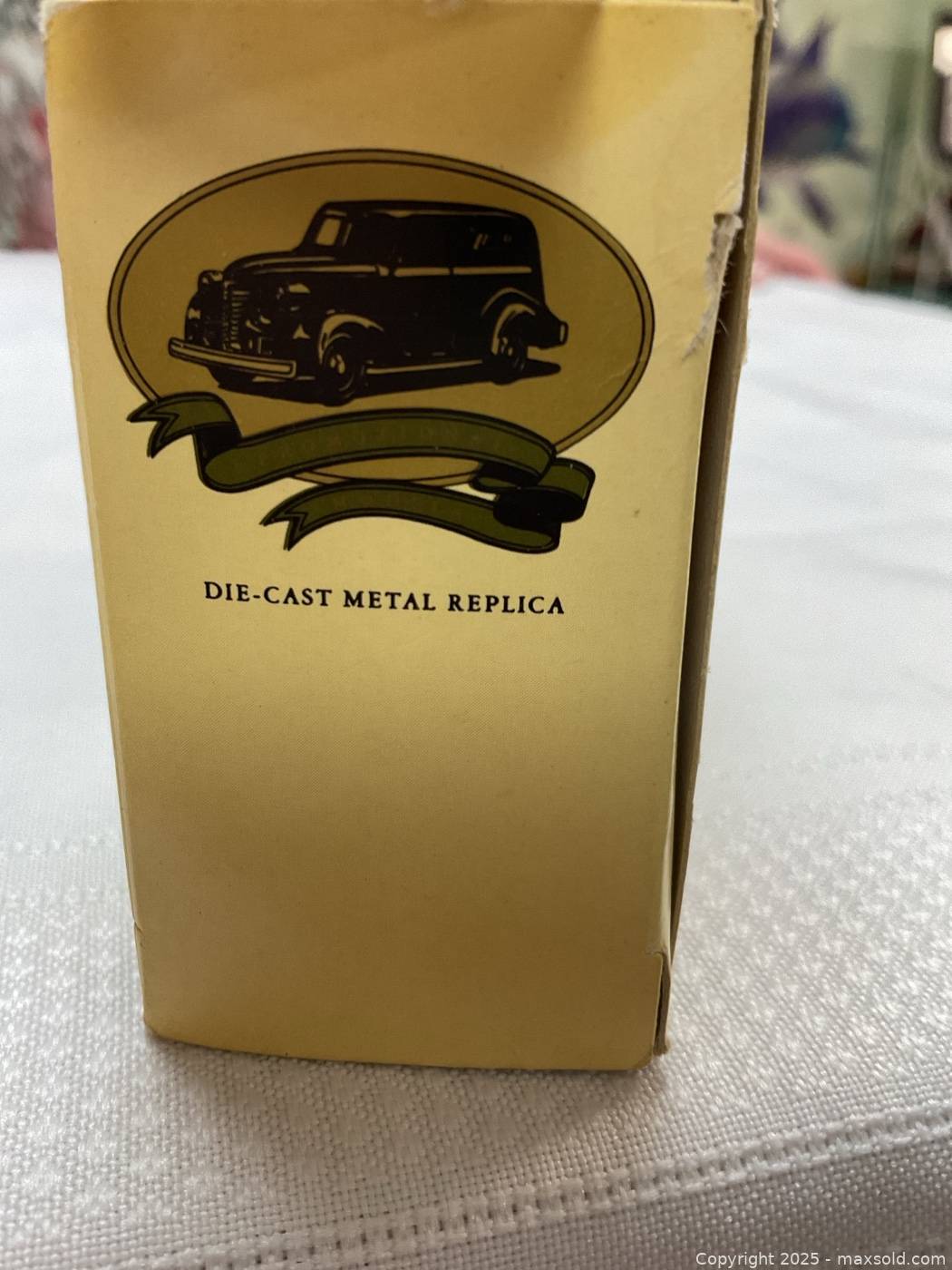 Showgard die-cast delivery van model in box | Maxsold