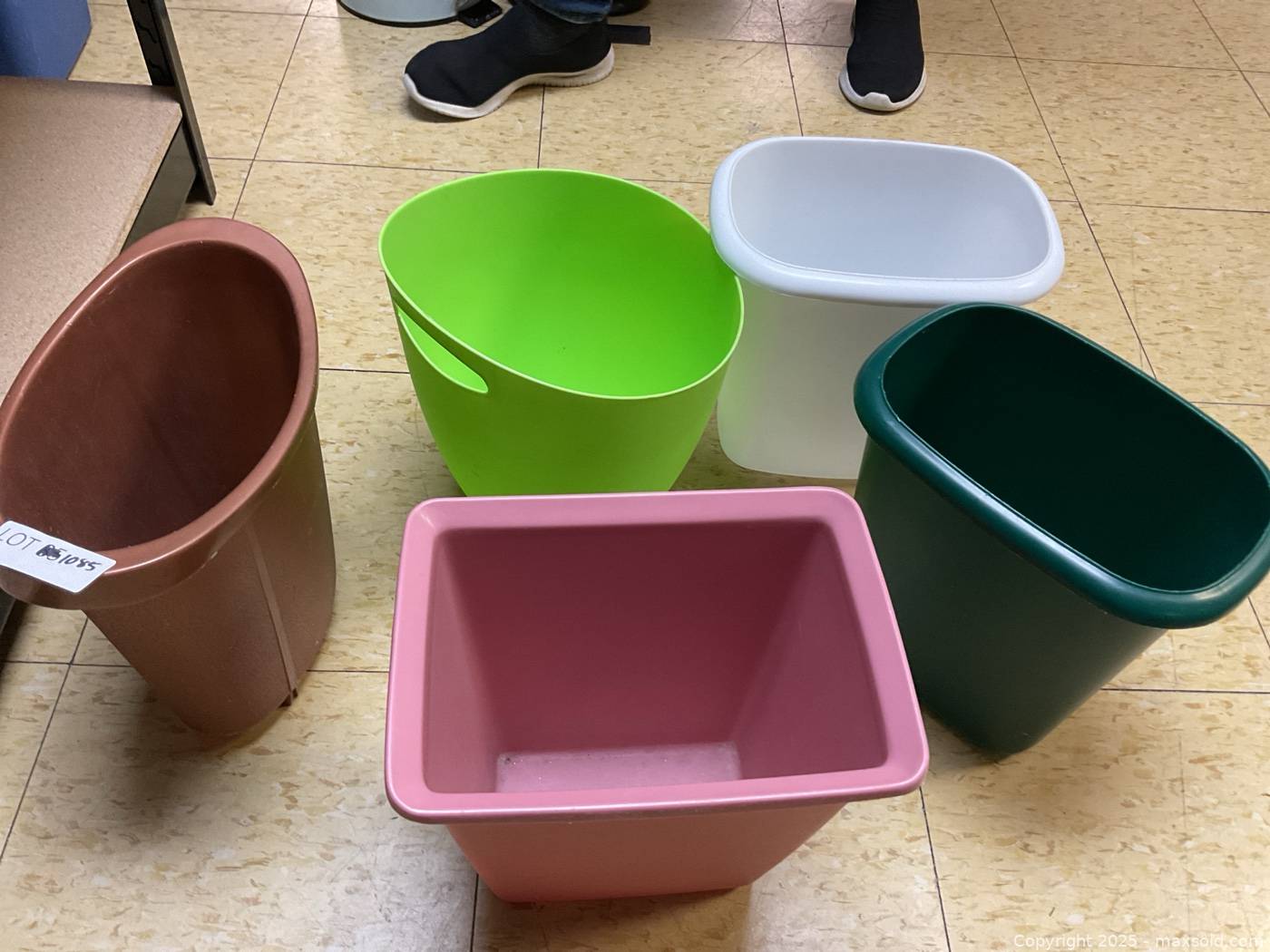 Five plastic waste baskets | Maxsold