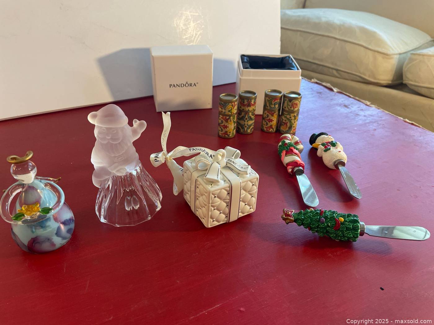 Holiday decor assortment 10 pieces | Maxsold