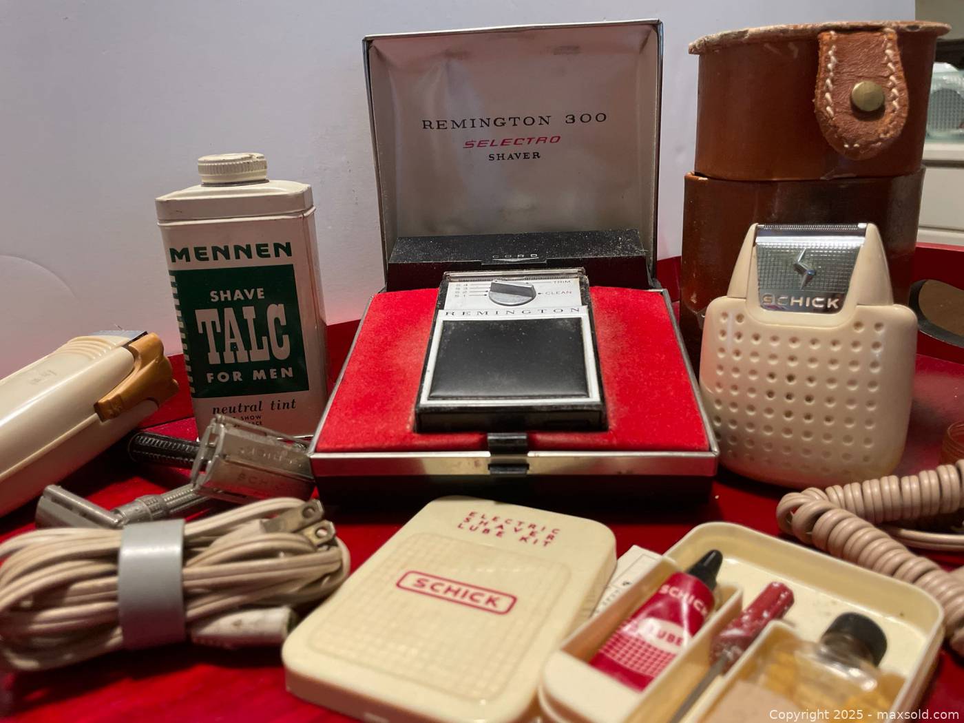 Remington Selectro 300, Schick electric shavers, accessories | Maxsold