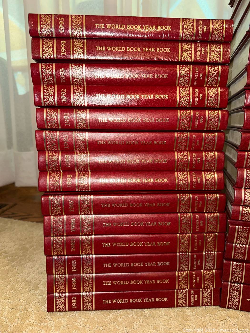 World Book 1981 Encyclopedia Set, 1982-1995 Year Books, Desktop Globe ...