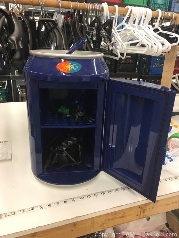 Labatt Bleue Pilsener Beer Fridge | Maxsold